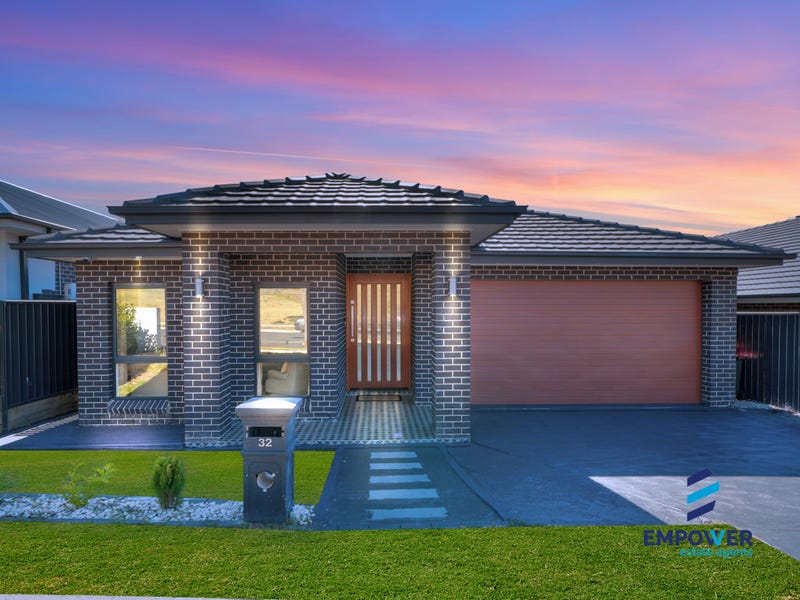 32 Glenroy Drive, Claymore, NSW 2559 - Property Details