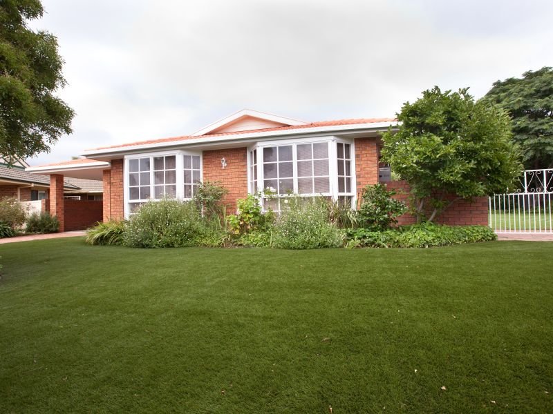 13 Thomas Hales Place, Gordon, ACT 2906 - realestate.com.au 13 Thomas Hales Place, Gordon, ACT 2906 - realestate.com.au