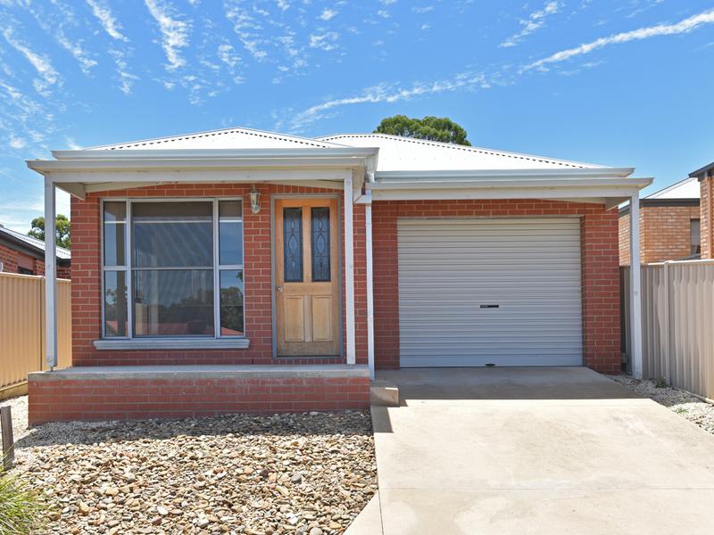 4B Alfreda Place, Golden Square, VIC 3555 - realestate.com.au