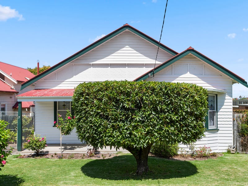 7 Woolley Street, Essendon, Vic 3040 - Property Details