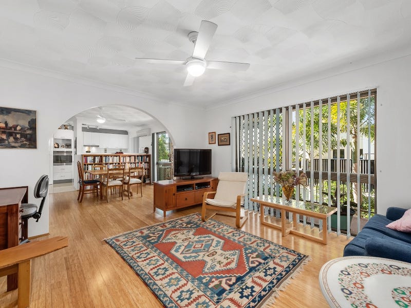 3/31 Humpybong Esplanade, Redcliffe, Qld 4020 - Property Details