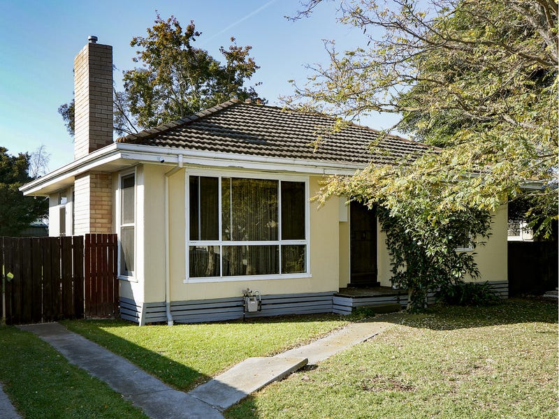 18 Cherry Place, Sale, VIC 3850 - realestate.com.au