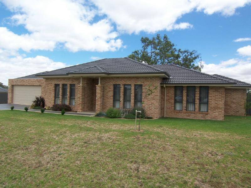 7 Mary Angove Crescent, Cootamundra, NSW 2590 - Property Details