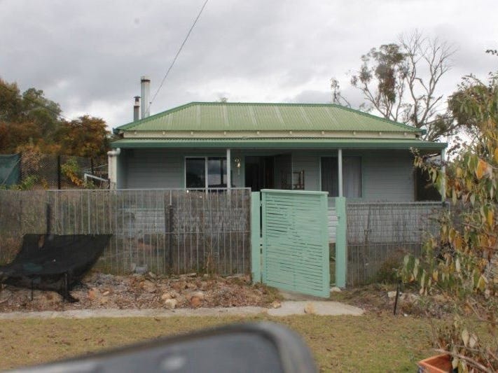 1 Moore Street, Emmaville, NSW 2371 - Property Details