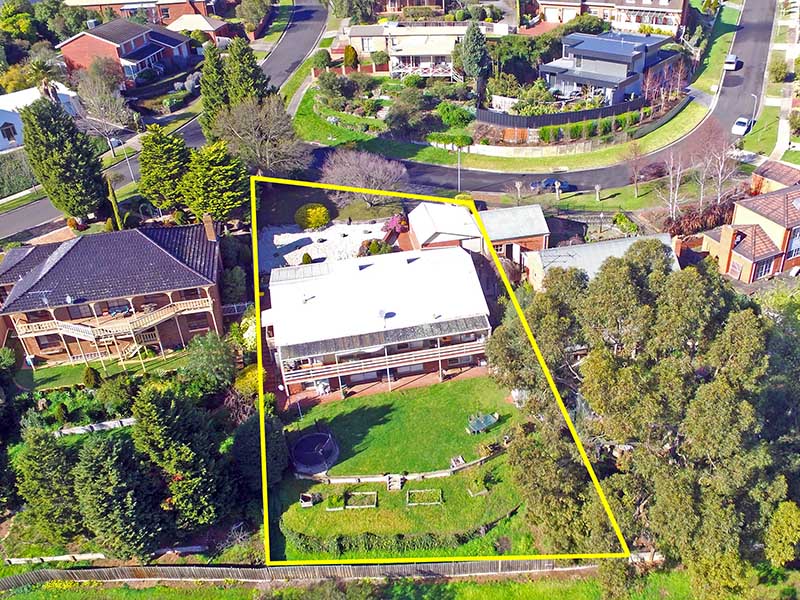 17 Summerhill Terrace, Highton, VIC 3216 - realestate.com.au