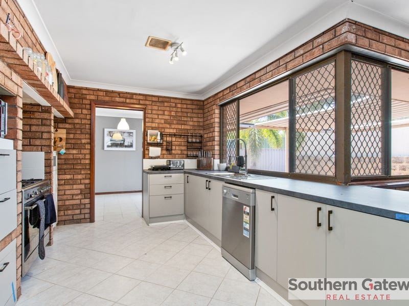 9 Rainie Place, Parmelia, WA 6167 - Property Details