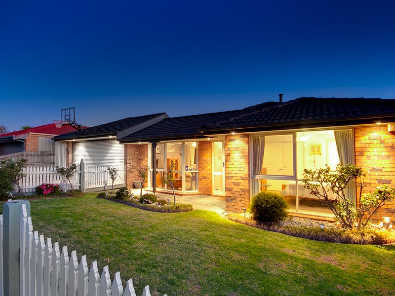 84 Courtenay Avenue, Cranbourne North, Vic 3977