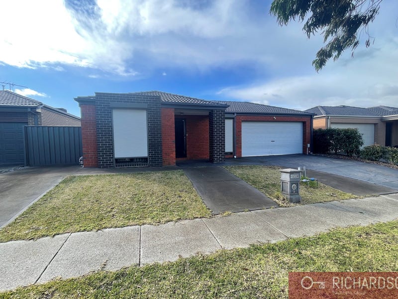 9 Mayesbrook Road, Manor Lakes, VIC 3024 - realestate.com.au