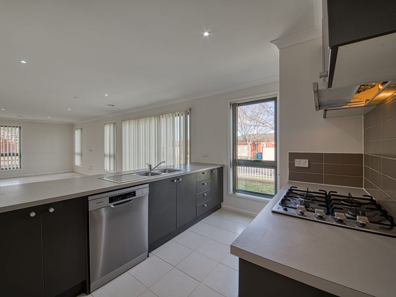 2 Stream Walk, Hallam, Vic 3803 - Property Details