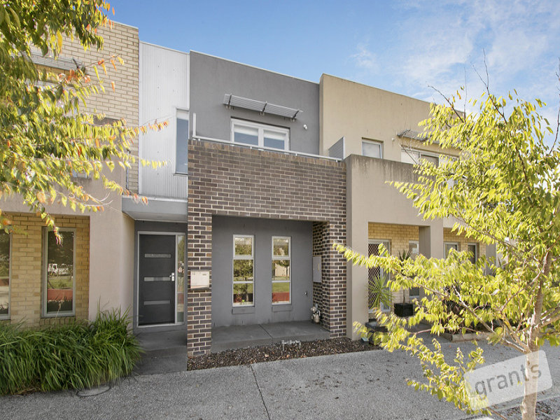 12 Stonebridge Lane, Pakenham, Vic 3810 - Property Details