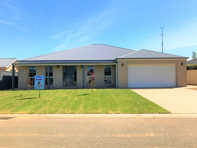 8 Malone Mews, Finley, NSW 2713 - realestate.com.au