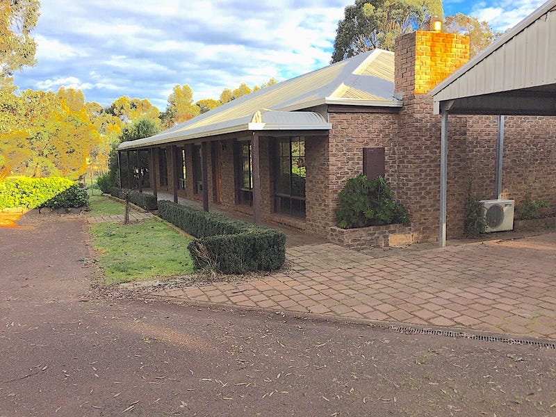 379 Henty Highway, Hamilton, VIC 3300 - realestate.com.au