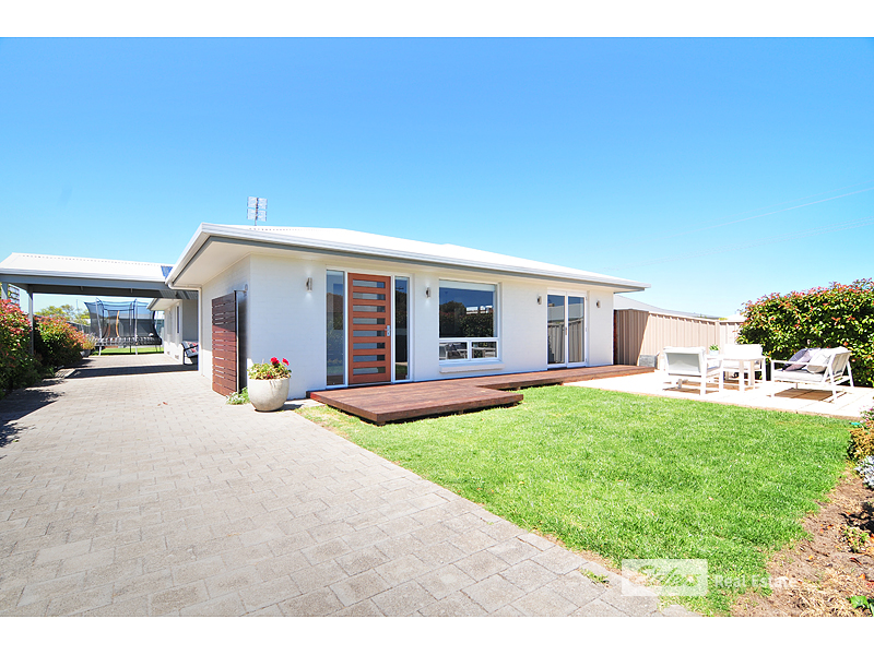 12 Lord Syleham Street, Robe, SA 5276 - Property Details