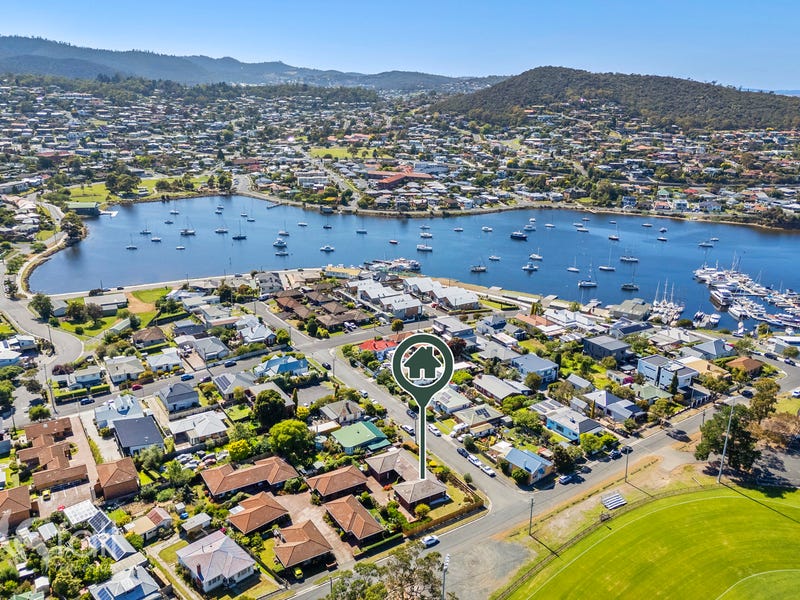 1/15 Park Road, Lindisfarne, Tas 7015 - Property Details