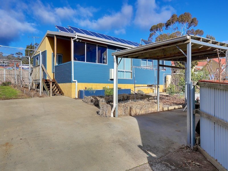 11 Loatta Road, Lindisfarne, Tas 7015 - Property Details