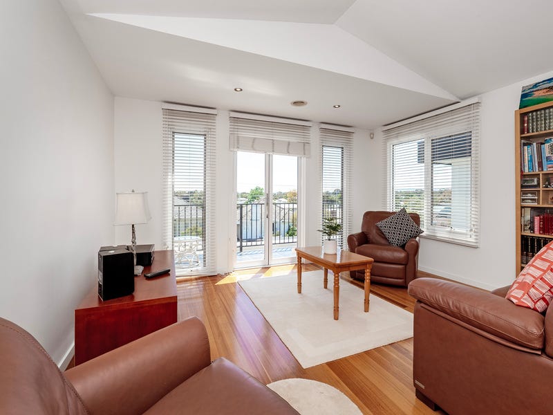 Real Estate & Property for Sale in Cheltenham, VIC 3192 (+2 locations ...