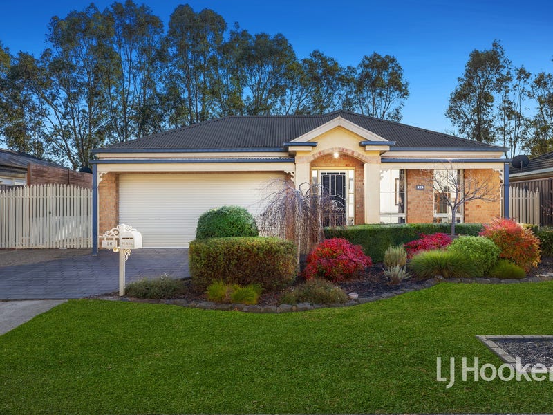 16 Dutton Close, Lynbrook, Vic 3975 - Property Details