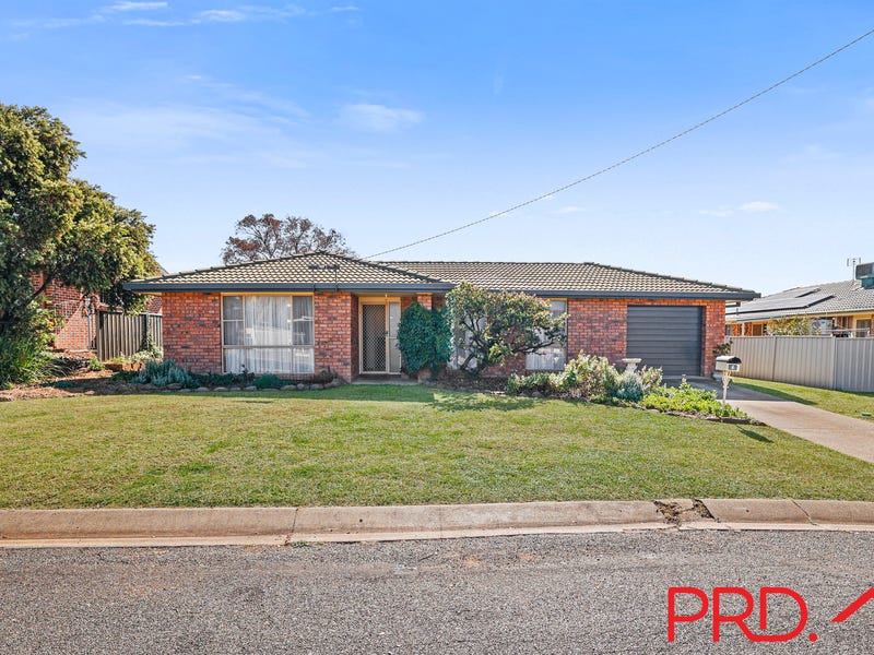 4 Craigends Place, Hillvue, NSW 2340 - realestate.com.au