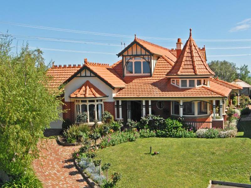 7 Hillary Court, Highton, VIC 3216 - realestate.com.au