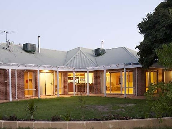 8 Coachmans Place, Roleystone, WA 6111 - realestate.com.au