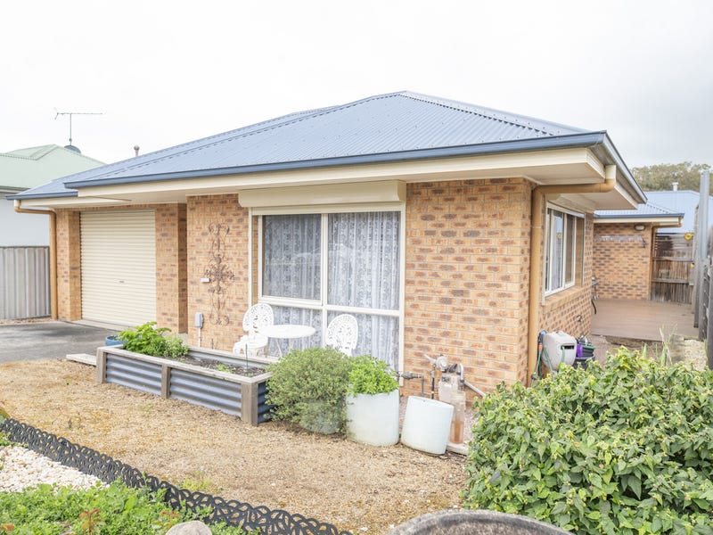 1/3 Roberts Street, Hamilton, Vic 3300 - Unit for Sale - realestate.com.au