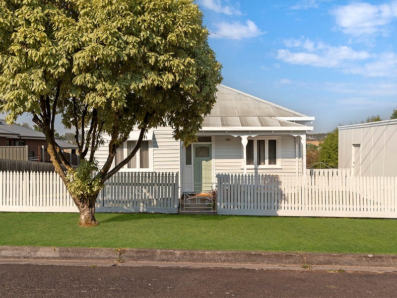 19 Carmichael Street, Hamilton, Vic 3300 - Property Details