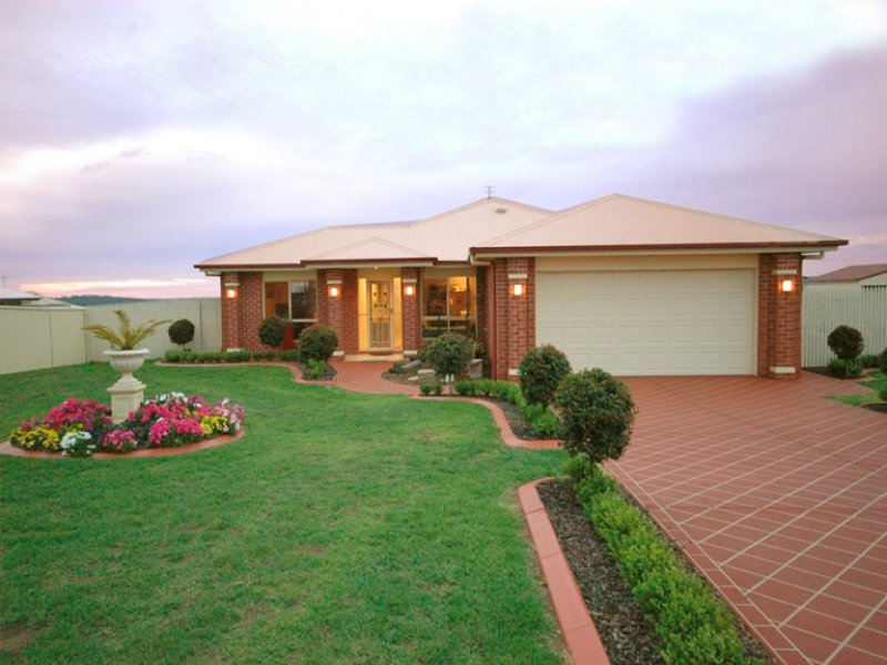 15 Cole Drive, Highfields, Qld 4352 - Property Details