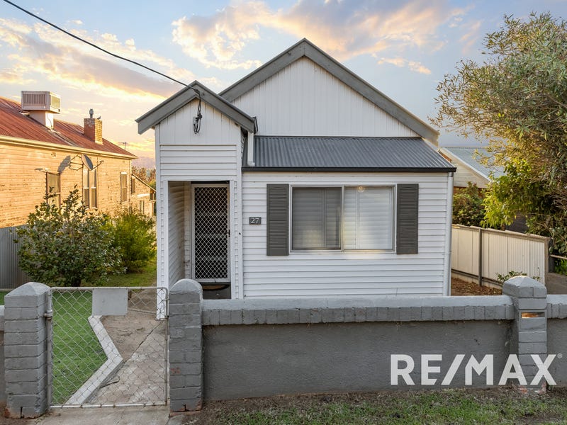 27 Commins Street, Junee, NSW 2663 - Property Details