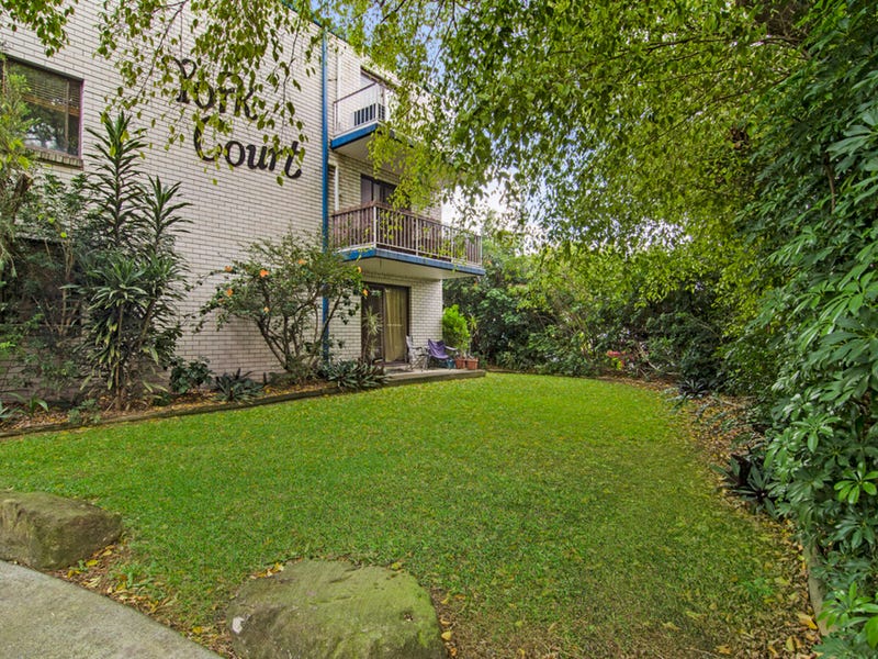 2/20 Bright Avenue, Labrador, Qld 4215 - Property Details