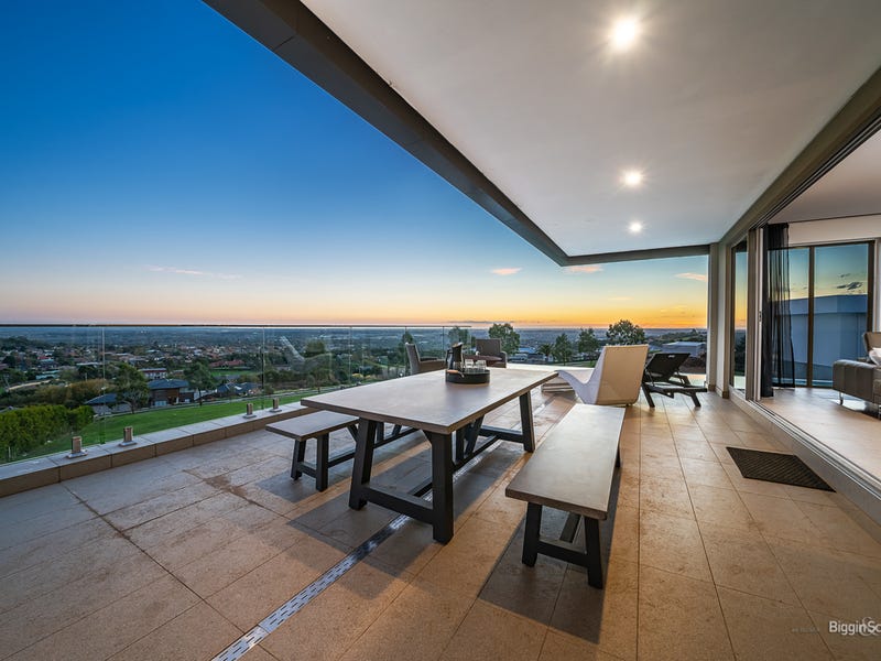 9 Old Coach Road, Berwick, Vic 3806 - Property Details