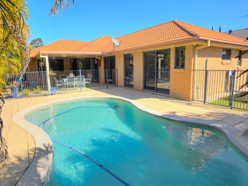 15 Makemo Street, Pacific Pines, QLD 4211 - realestate.com.au