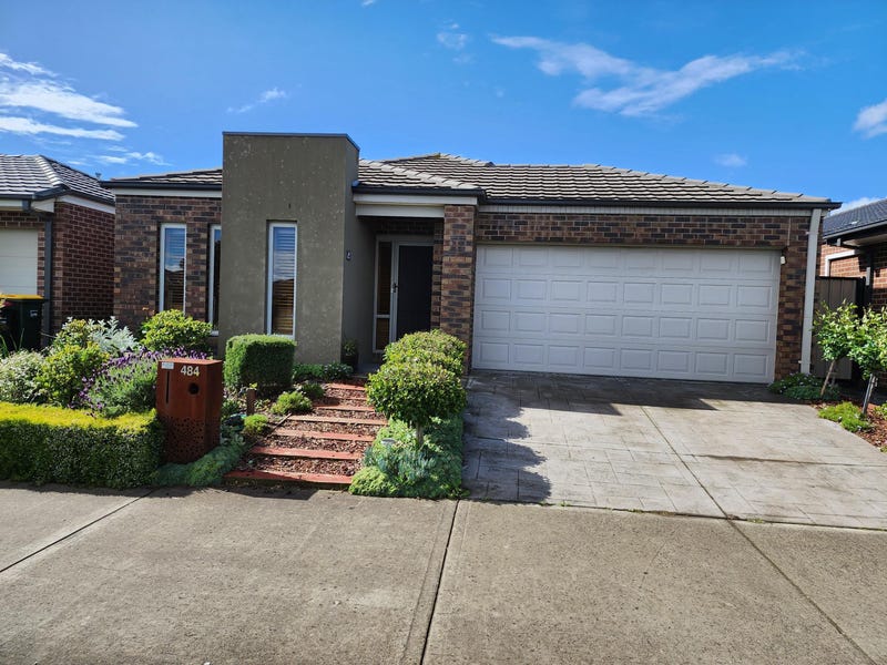 484 Grand Boulevard, Craigieburn, VIC 3064 - realestate.com.au