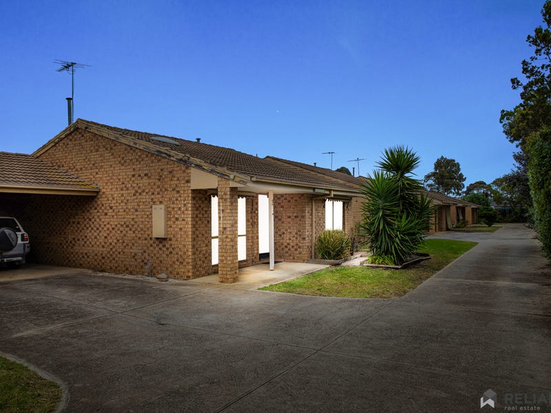 2/18 Toolern Street, Melton South, VIC 3338 - realestate.com.au