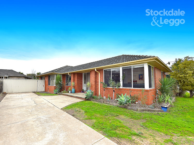 13 North Circular Road, Gladstone Park, VIC 3043 - realestate.com.au