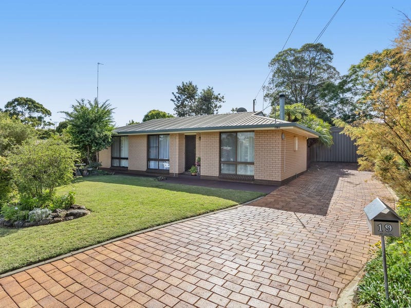 19 Sapphire Street, Kearneys Spring, QLD 4350 - realestate.com.au