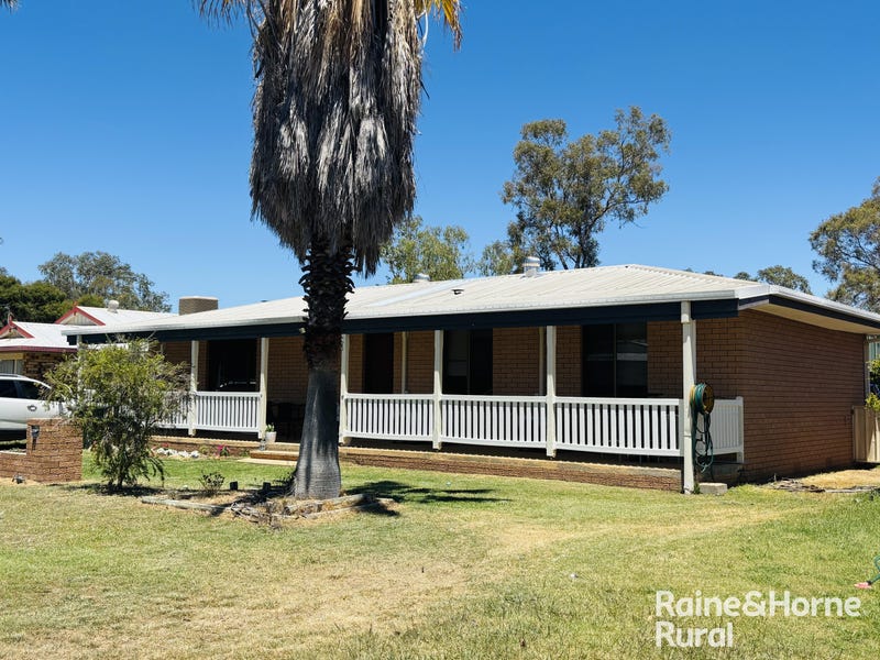 7 ROMA CRESCENT, Roma, Qld 4455 - Property Details