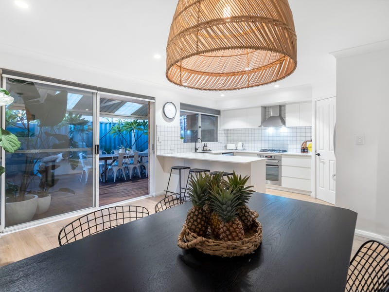 2/257 Grand Promenade, Doubleview, WA 6018 - Property Details