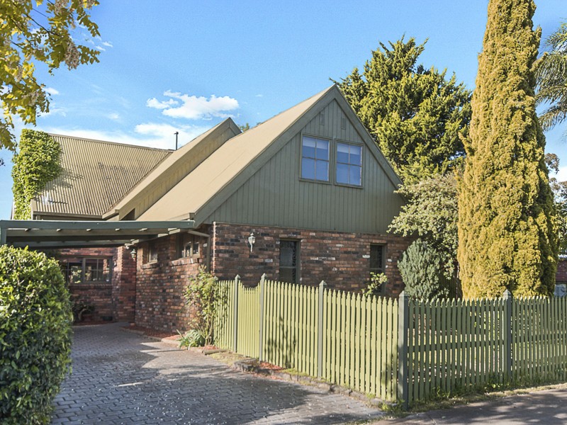 40 Manorvale Parade, Werribee, VIC 3030 - realestate.com.au