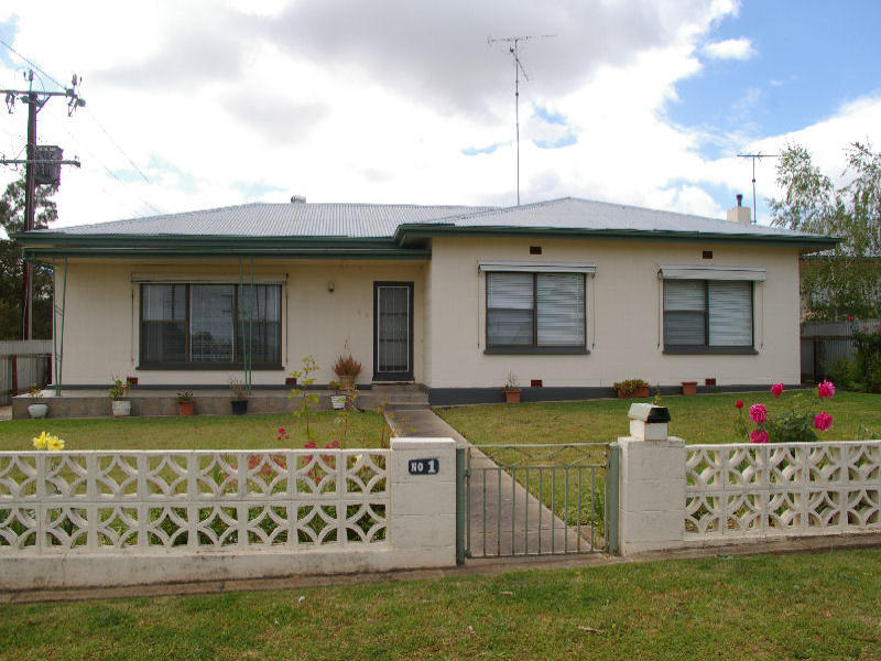1 Moore Street, Naracoorte, SA 5271 - Property Details