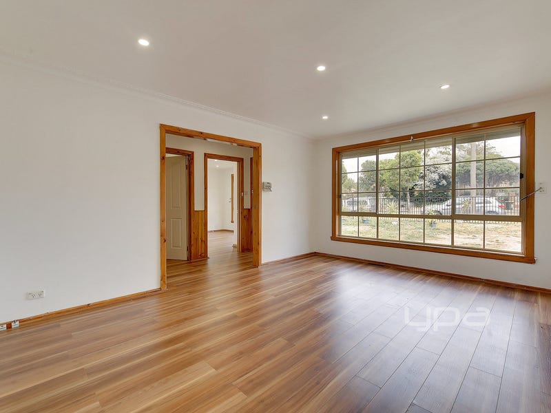 32 Hanson Road, Craigieburn, Vic 3064 - Property Details