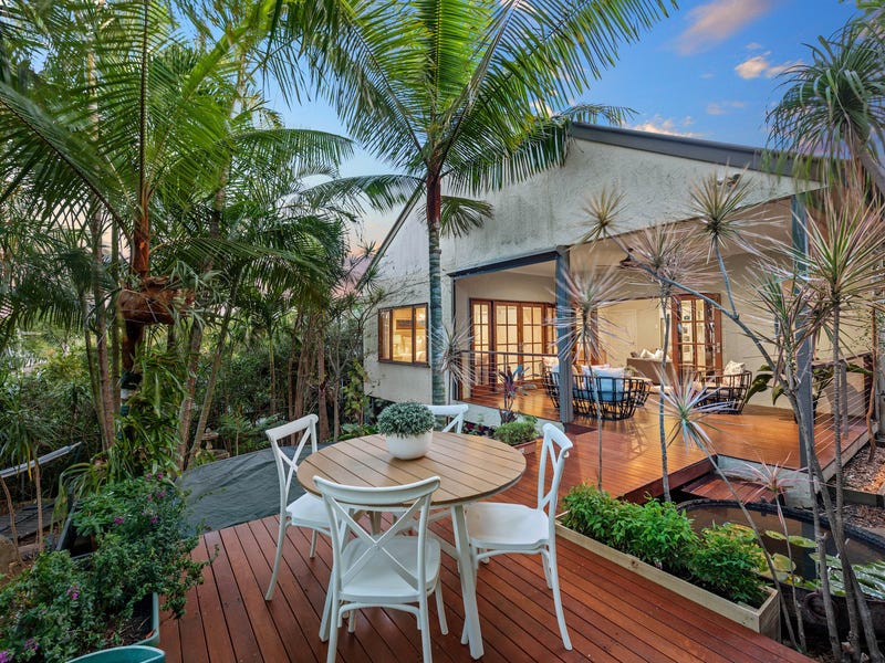 11 Hawthorne Road, Hawthorne, Qld 4171 - Property Details