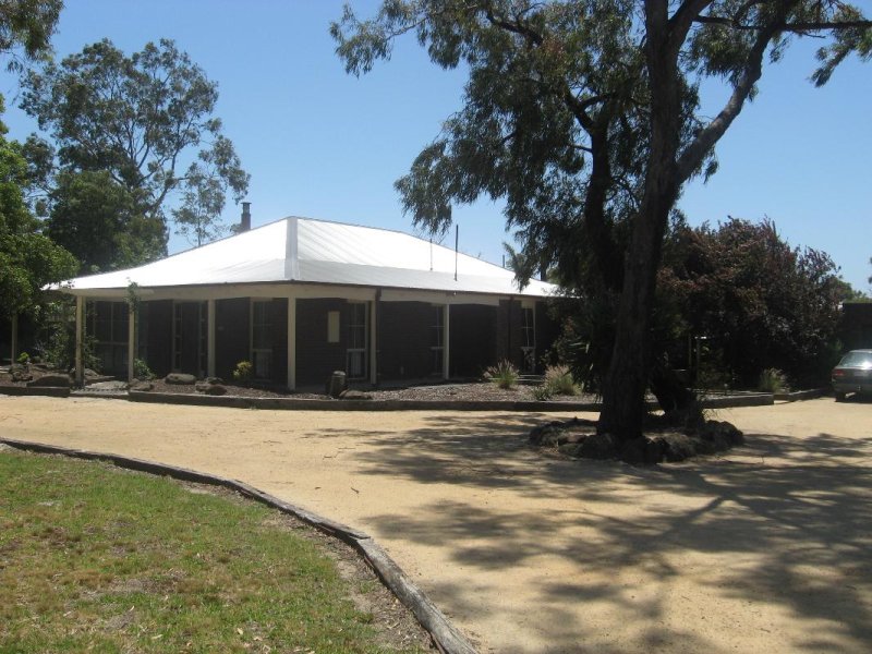 9 Browns Road, Devon Meadows, VIC 3977 - realestate.com.au