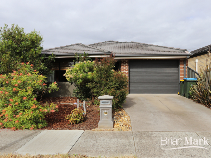 10 Gunyong Cres, Manor Lakes, VIC 3024 - realestate.com.au