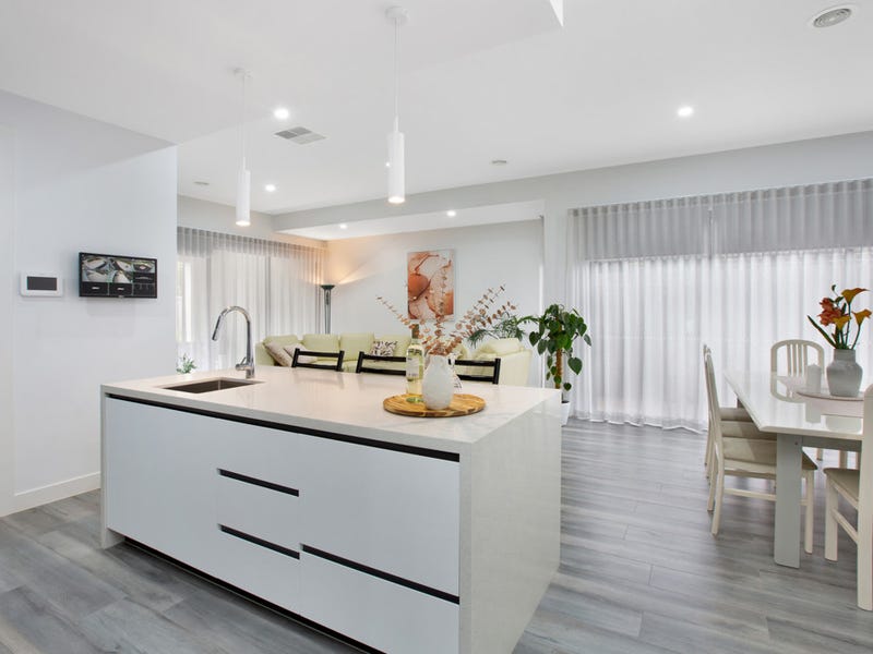 16 Pinot Crescent, Wollert, Vic 3750 - Property Details