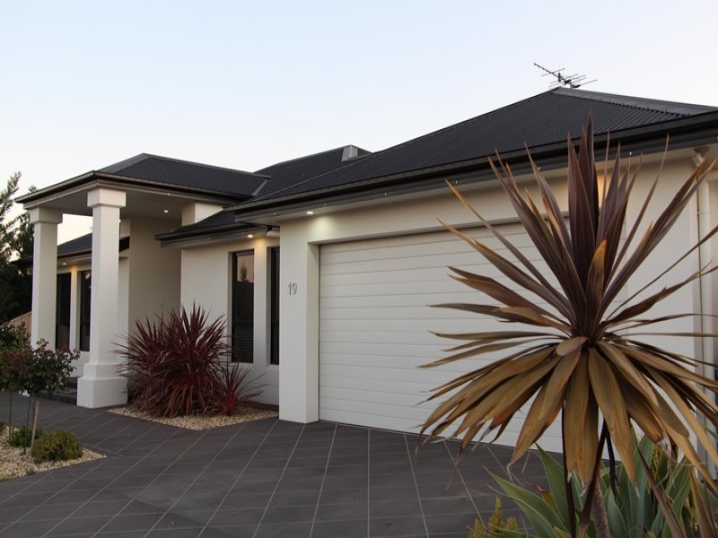 19 Davidson Place, Griffith, NSW 2680 - Property Details