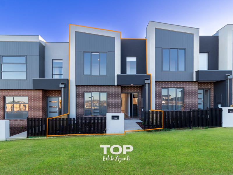 104 Carnival Boulevard, Berwick, VIC 3806 - realestate.com.au