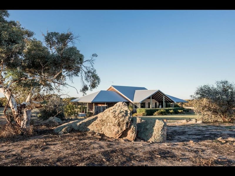 18 Halls Road, Cuballing, WA 6311 - Property Details