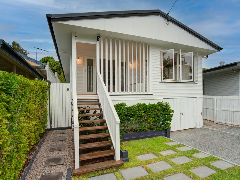 32 Garden Terrace, Newmarket, Qld 4051 - Property Details