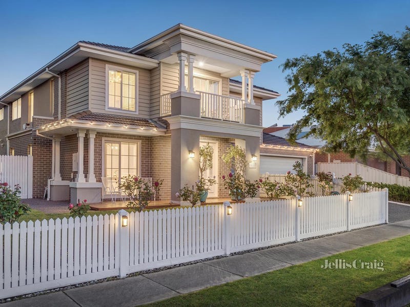 8 Moishe Circuit, Springvale, Vic 3171 - Property Details