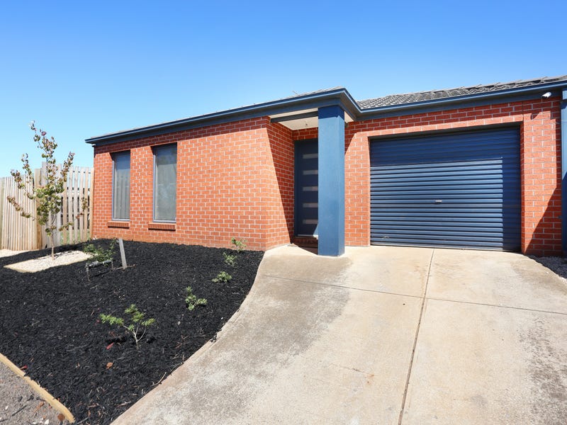 1/20-22 Roslyn Park Dr, Harkness, Vic 3337 - Property Details